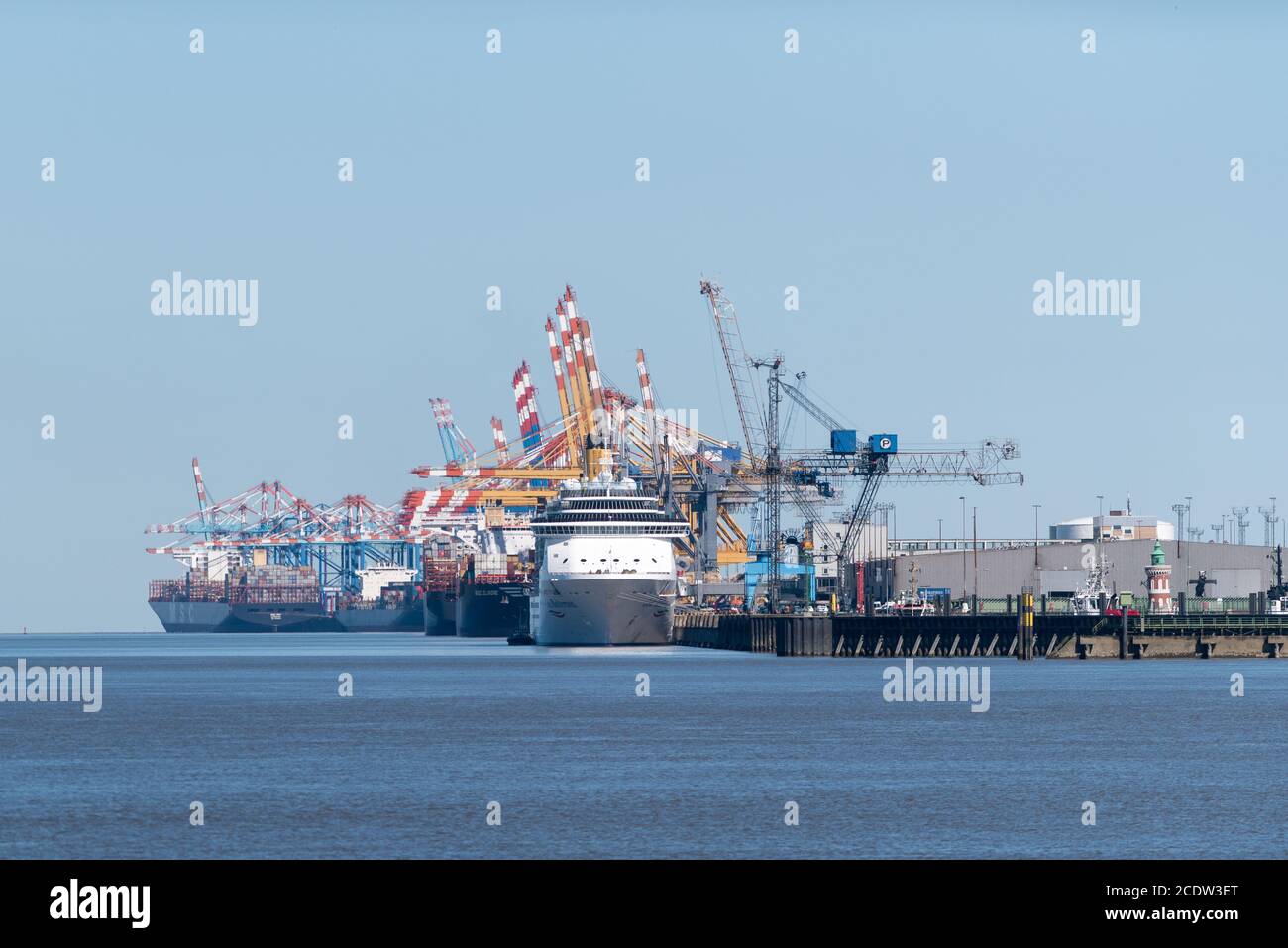 Cruise terminal bremerhaven -Fotos und -Bildmaterial in hoher Auflösung ...