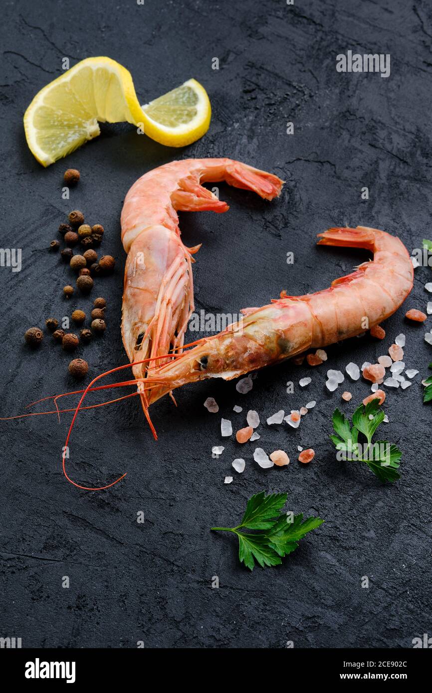 Ganze garnele -Fotos und -Bildmaterial in hoher Auflösung – Alamy