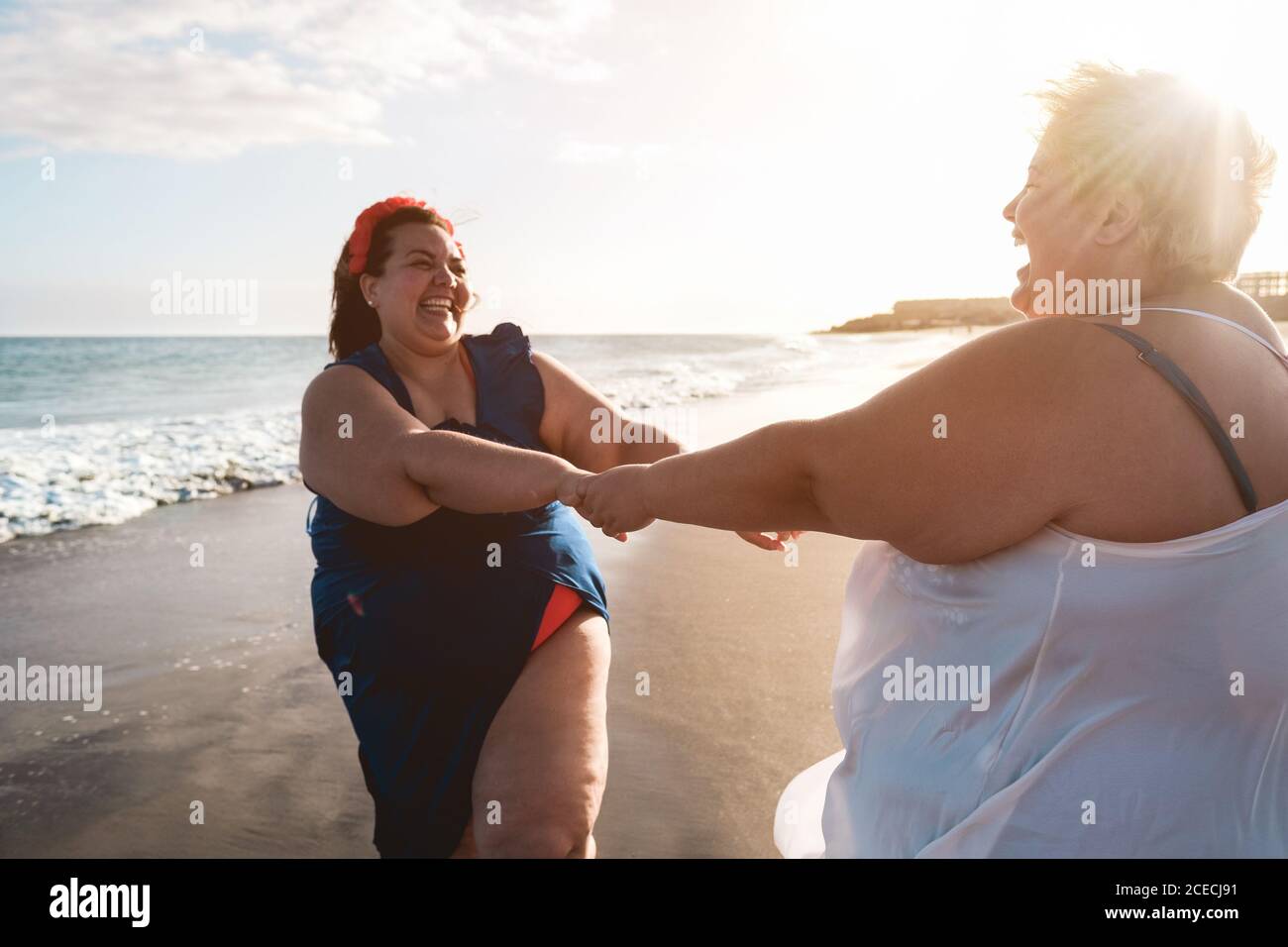 Dicke frau bikini -Fotos und -Bildmaterial in hoher Auflösung - Seite 3 - Alamy