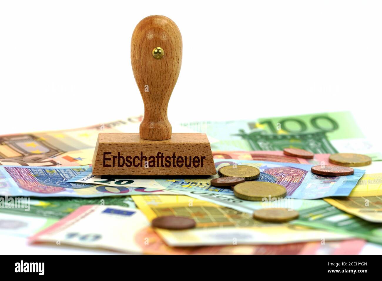 Banknoten und Stempel mit dem deutschen Text Erbschaftssteuer ...