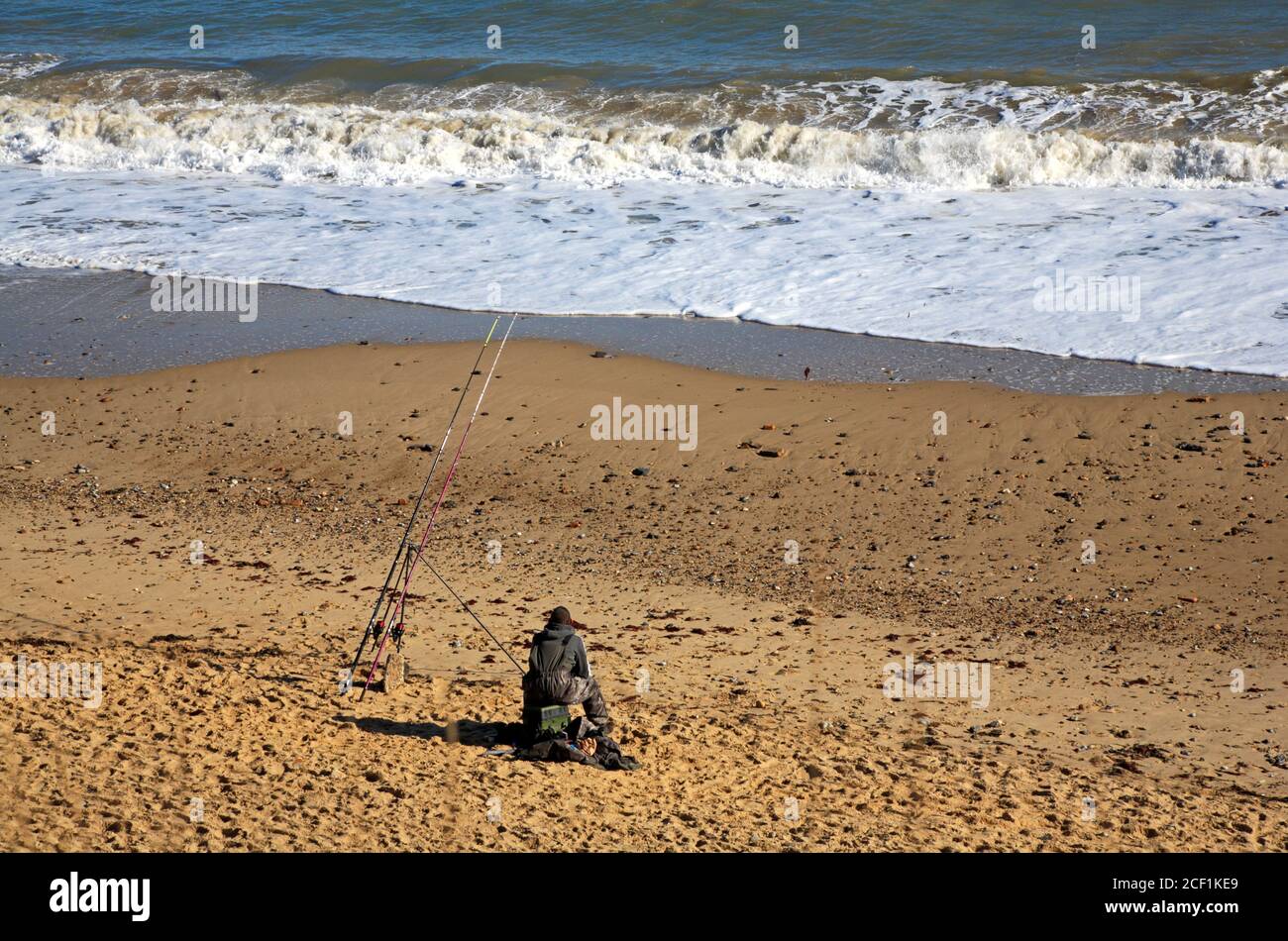 Angeln vom strand aus -Fotos und -Bildmaterial in hoher Auflösung – Alamy