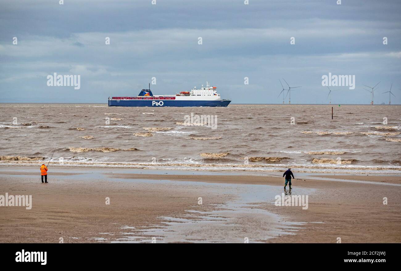 Frontfischer am strand crosby -Fotos und -Bildmaterial in hoher ...