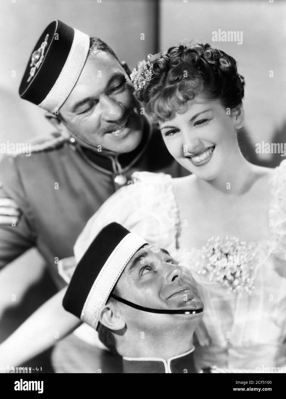 CARY GRANT VICTOR McLaglen und JOAN FONTAINE Publicity Portrait für ...