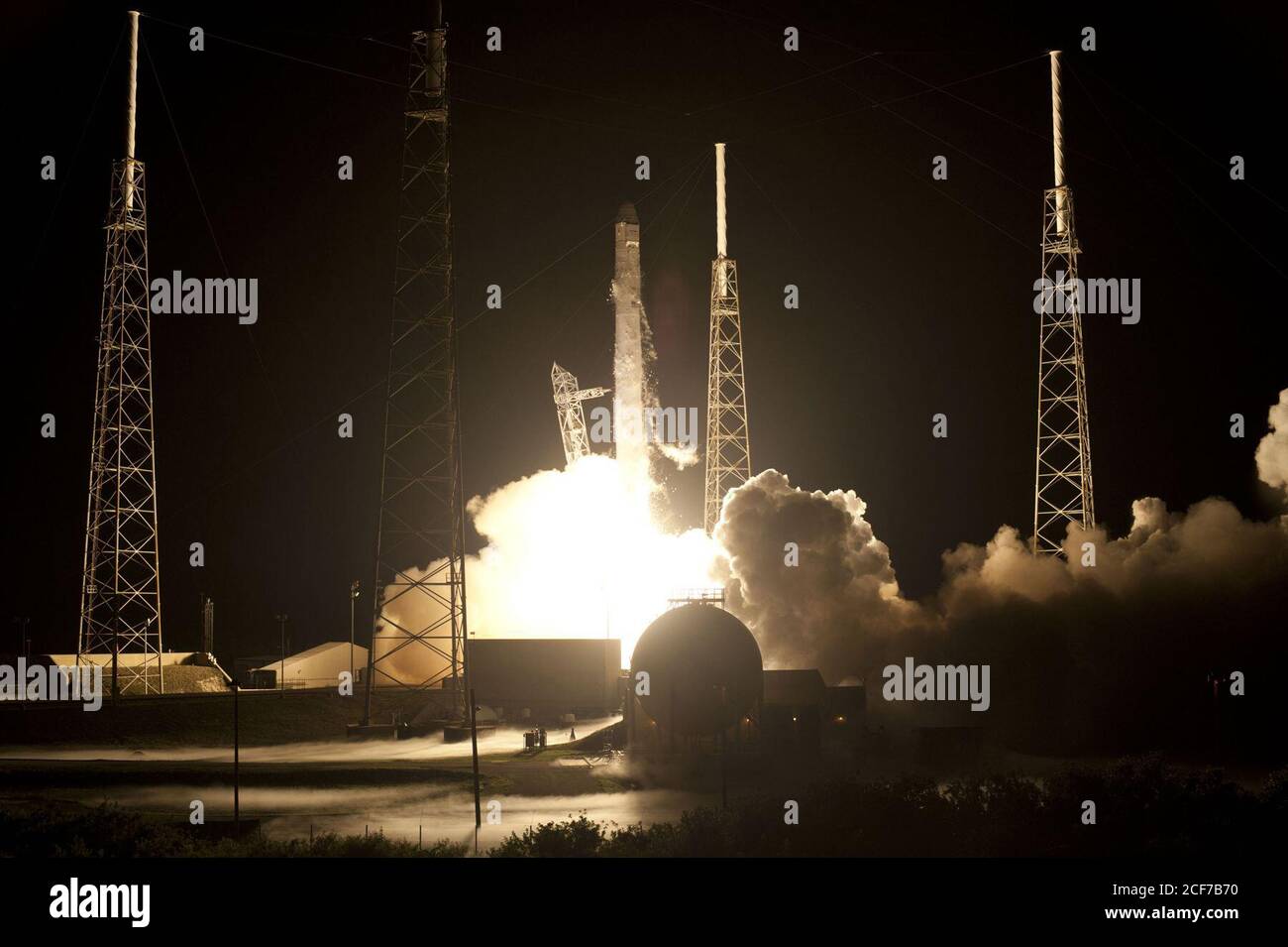 Dragon space kapsel -Fotos und -Bildmaterial in hoher Auflösung – Alamy