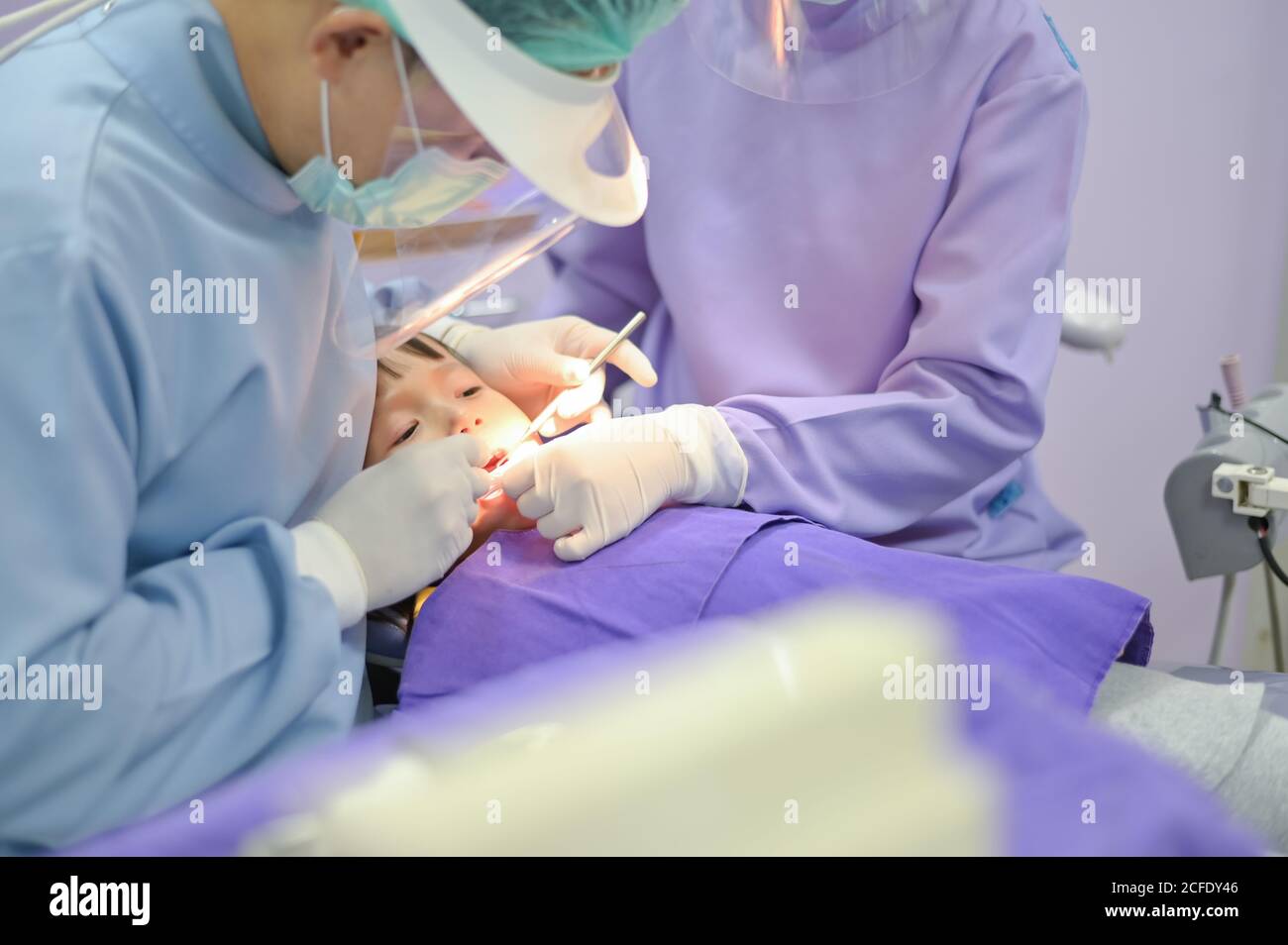 Behandlung von zahnschmerzen -Fotos und -Bildmaterial in hoher Auflösung – Alamy