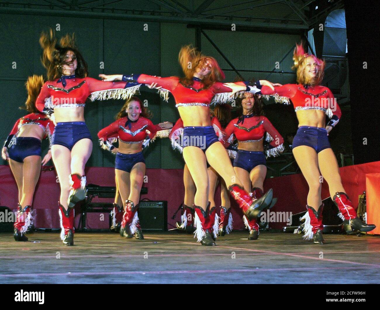 2000 dallas cowboys cheerleader -Fotos und -Bildmaterial in hoher ...