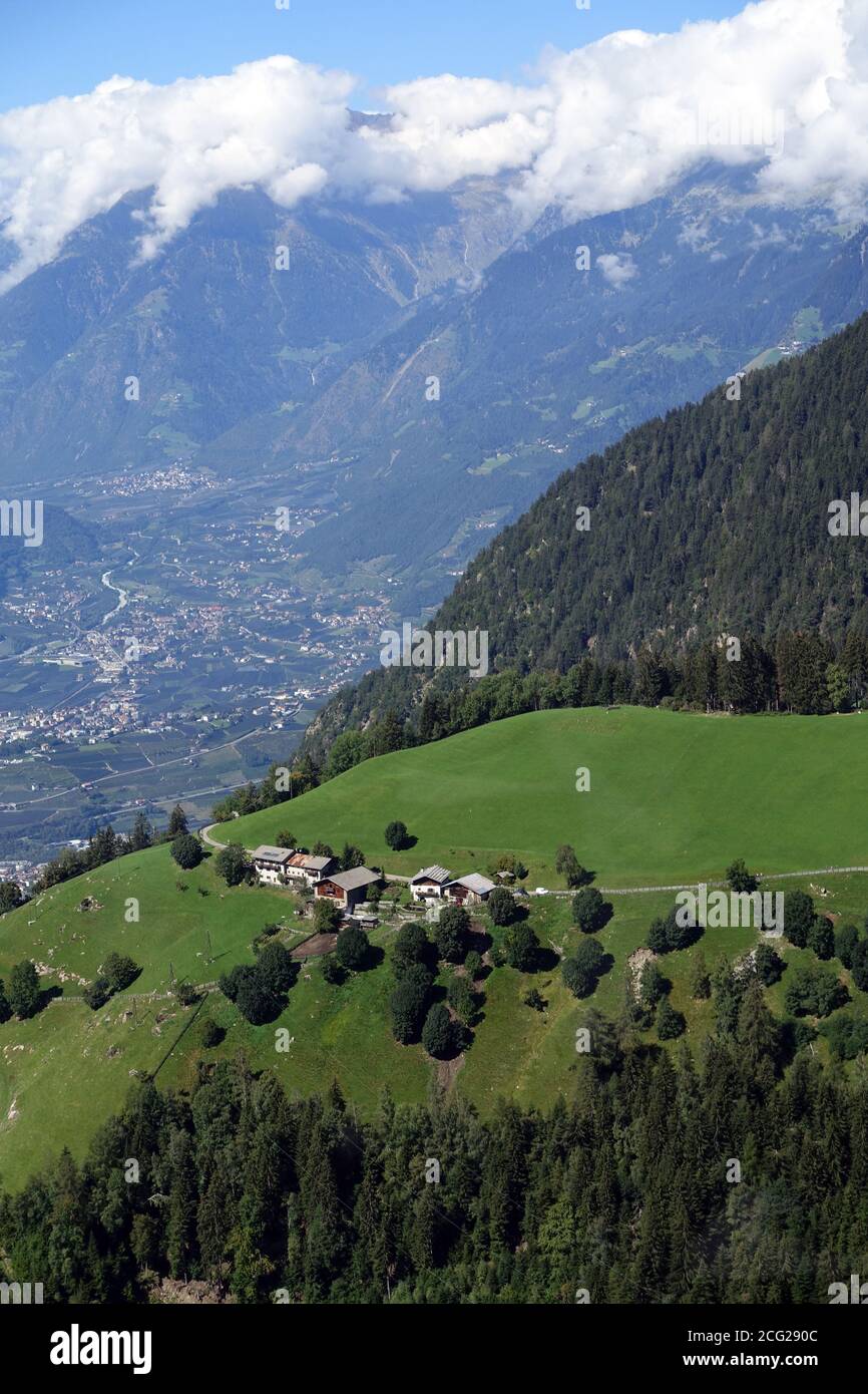 Alm mit bergbauernhof -Fotos und -Bildmaterial in hoher Auflösung – Alamy