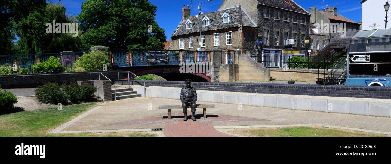 Die Bronzestatue zu Ehren von Captain Mainwaring, gespielt vom ...