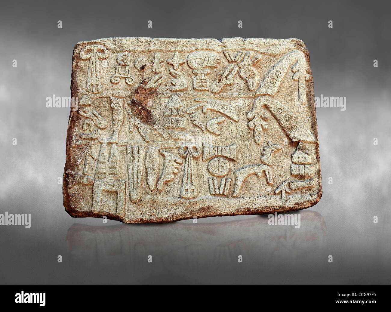 Hethitische Hieroglyphe Tafel aus einer Kultkammer 2, gebaut von ...