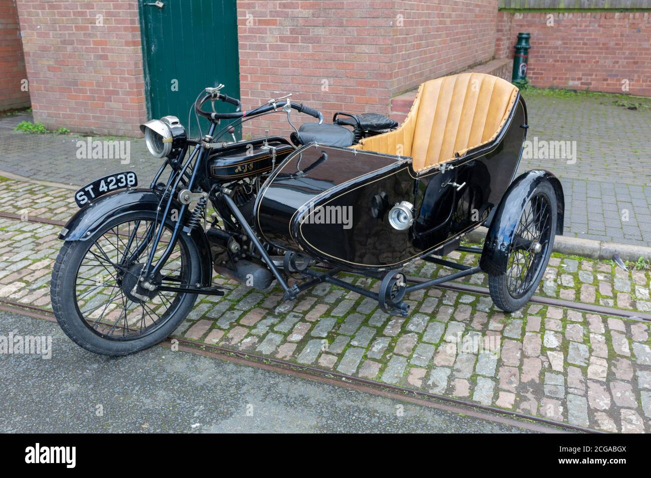Altes Vintage Motorrad und Beiwagen Stockfotografie - Alamy