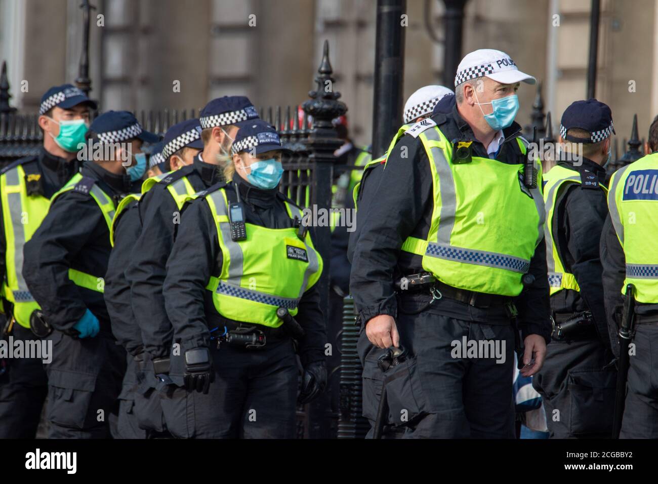 Policemans uniform -Fotos und -Bildmaterial in hoher Auflösung – Alamy