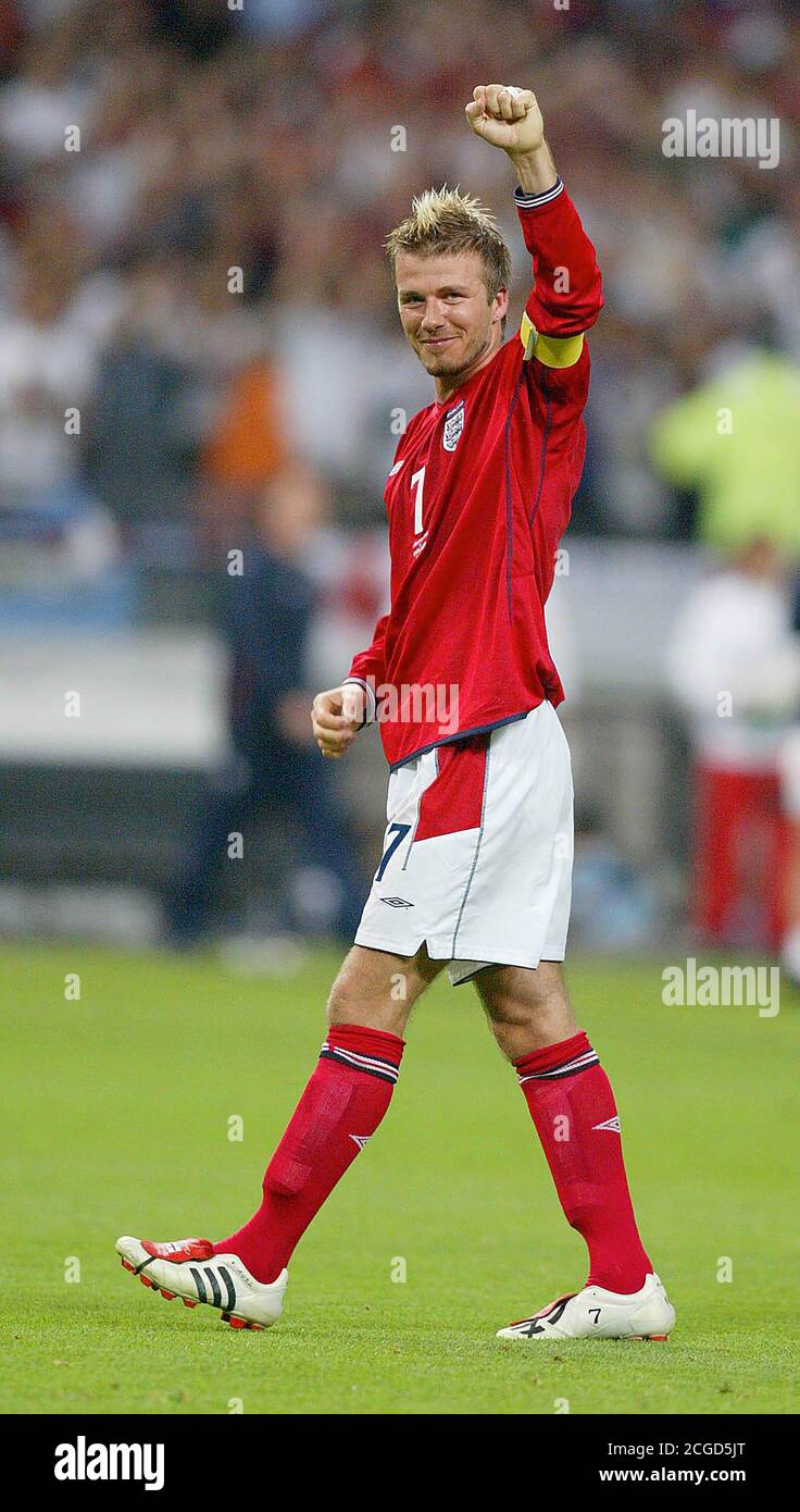 David beckham england 2002 -Fotos und -Bildmaterial in hoher Auflösung – Alamy
