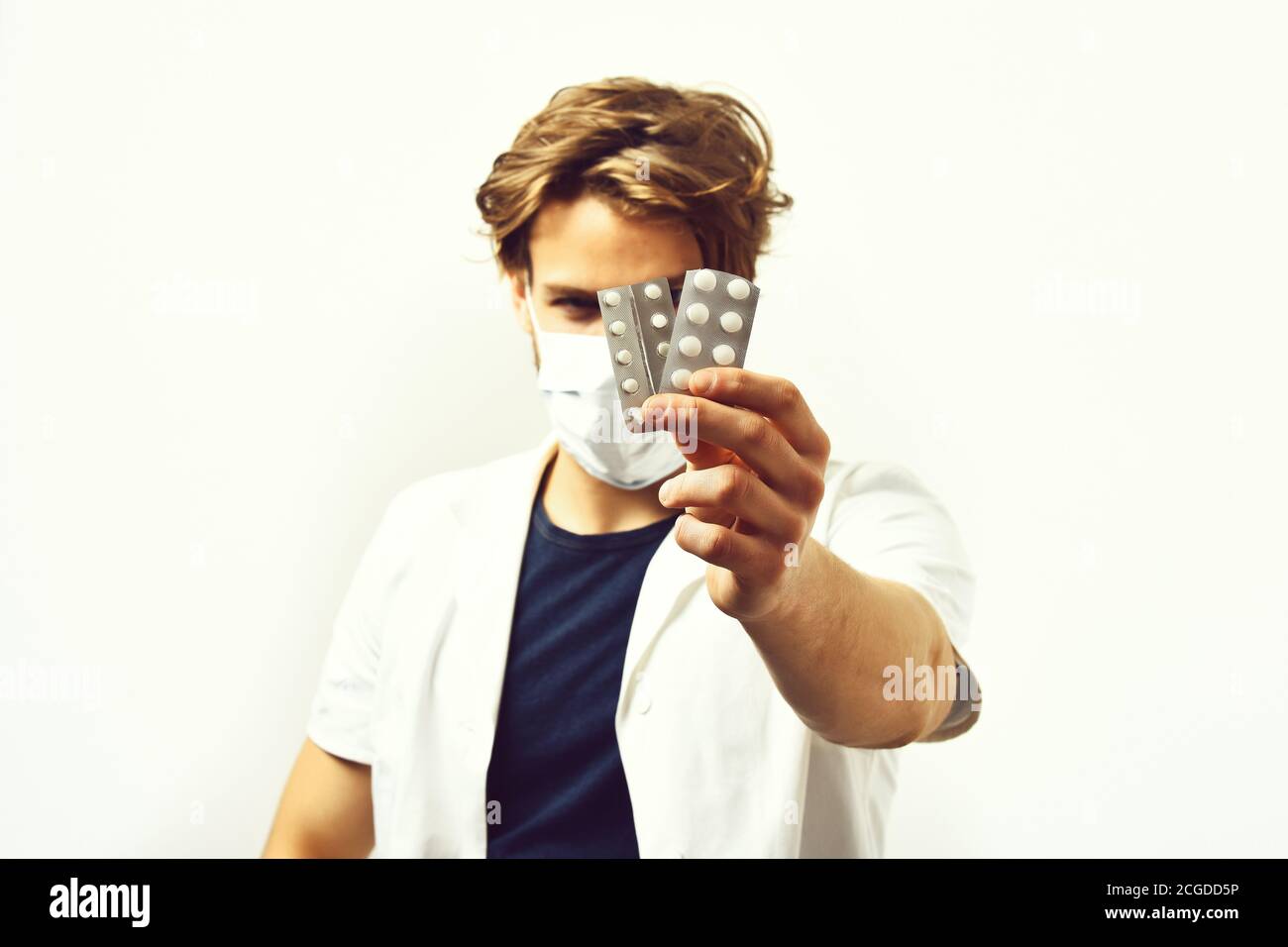 Bärtiger Mann, langer Bart. Brutal kaukasischen Arzt oder unrasiert ...