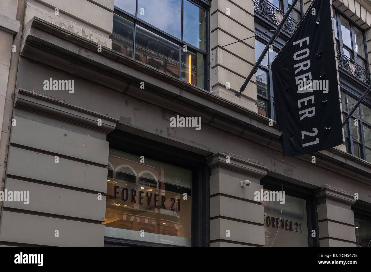 Forever 21 New York Stockfotos und -bilder Kaufen - Alamy