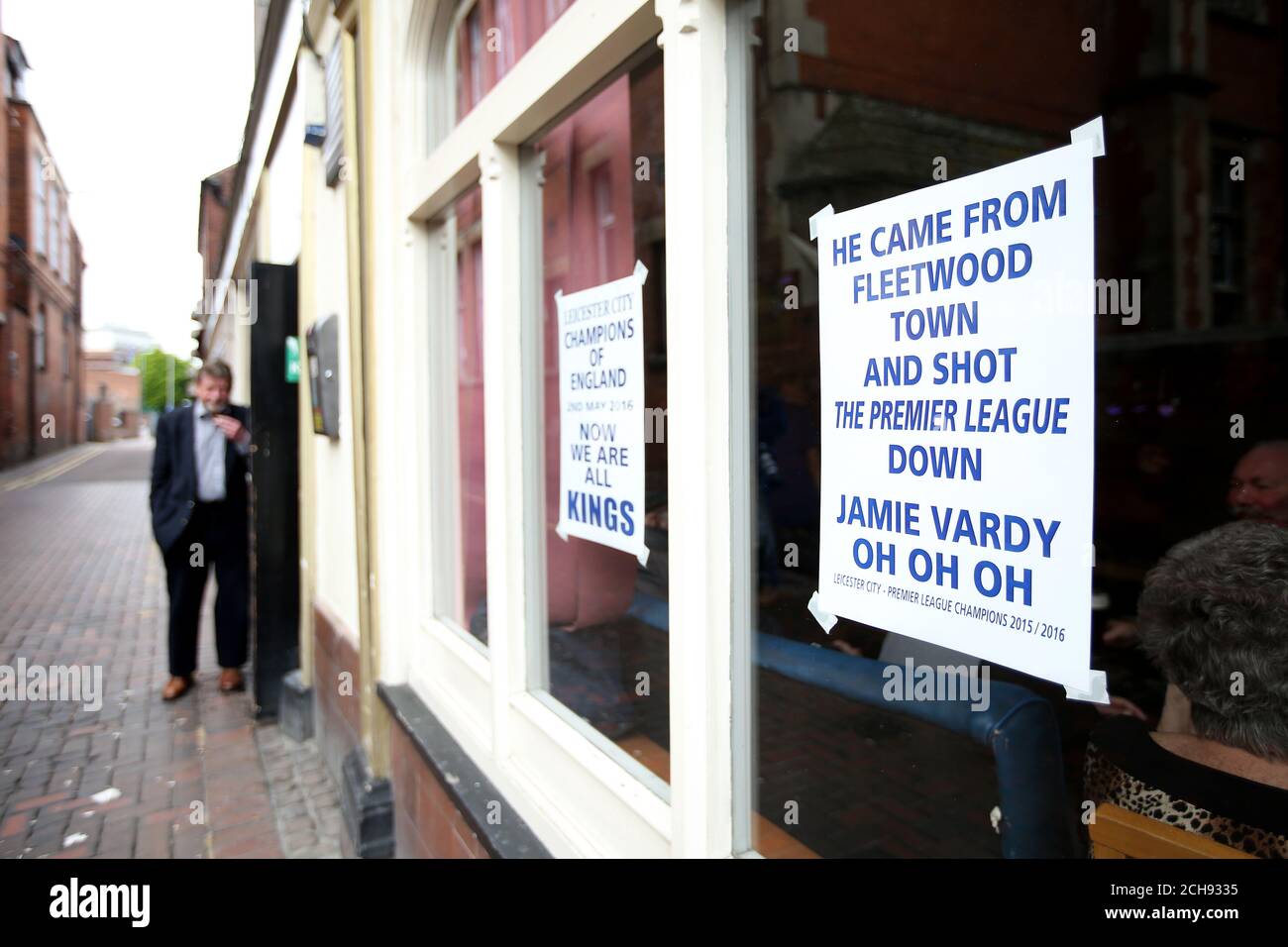 Jamie vardy fenster -Fotos und -Bildmaterial in hoher Auflösung – Alamy