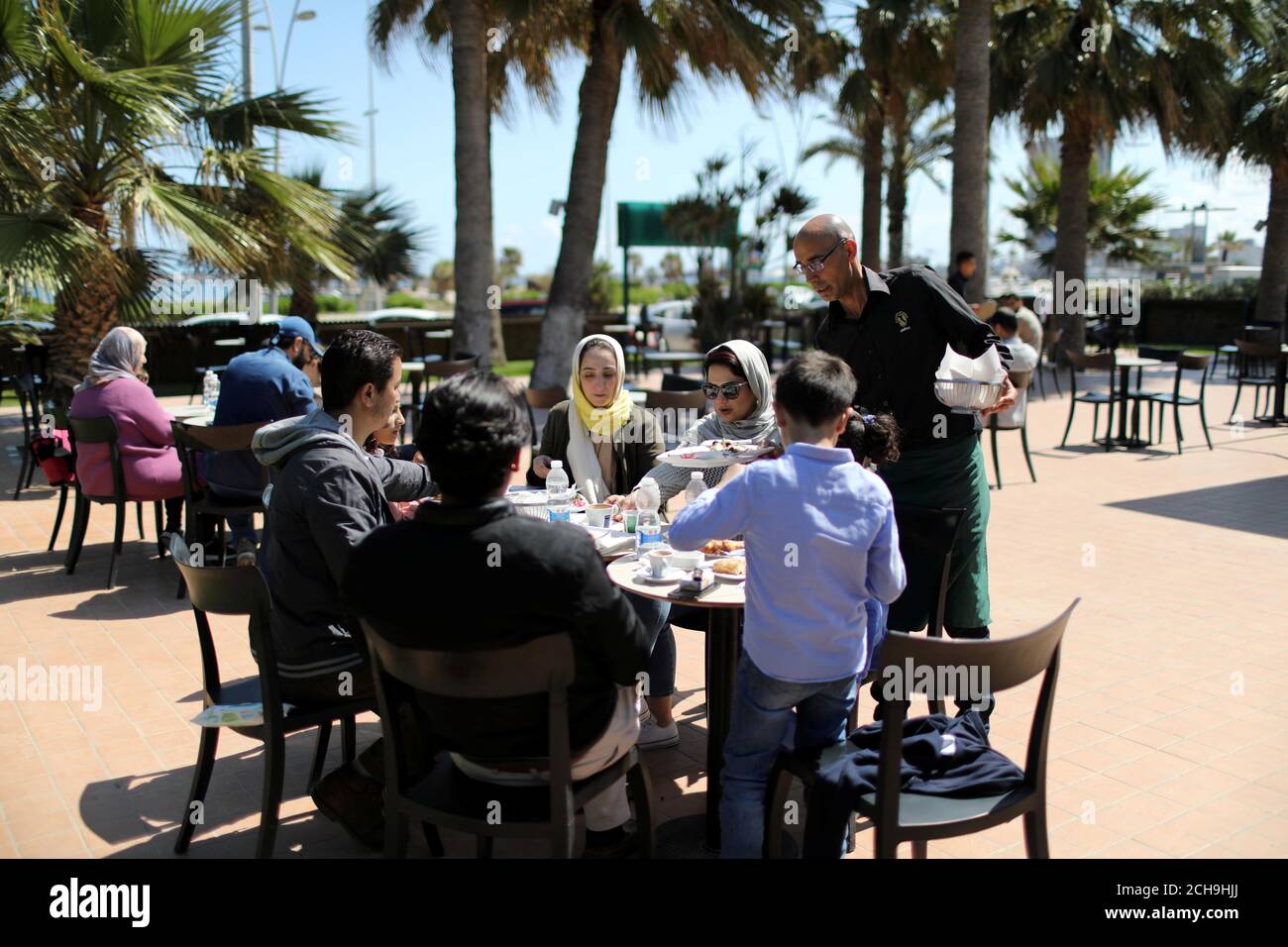 Tripoli cafe -Fotos und -Bildmaterial in hoher Auflösung – Alamy