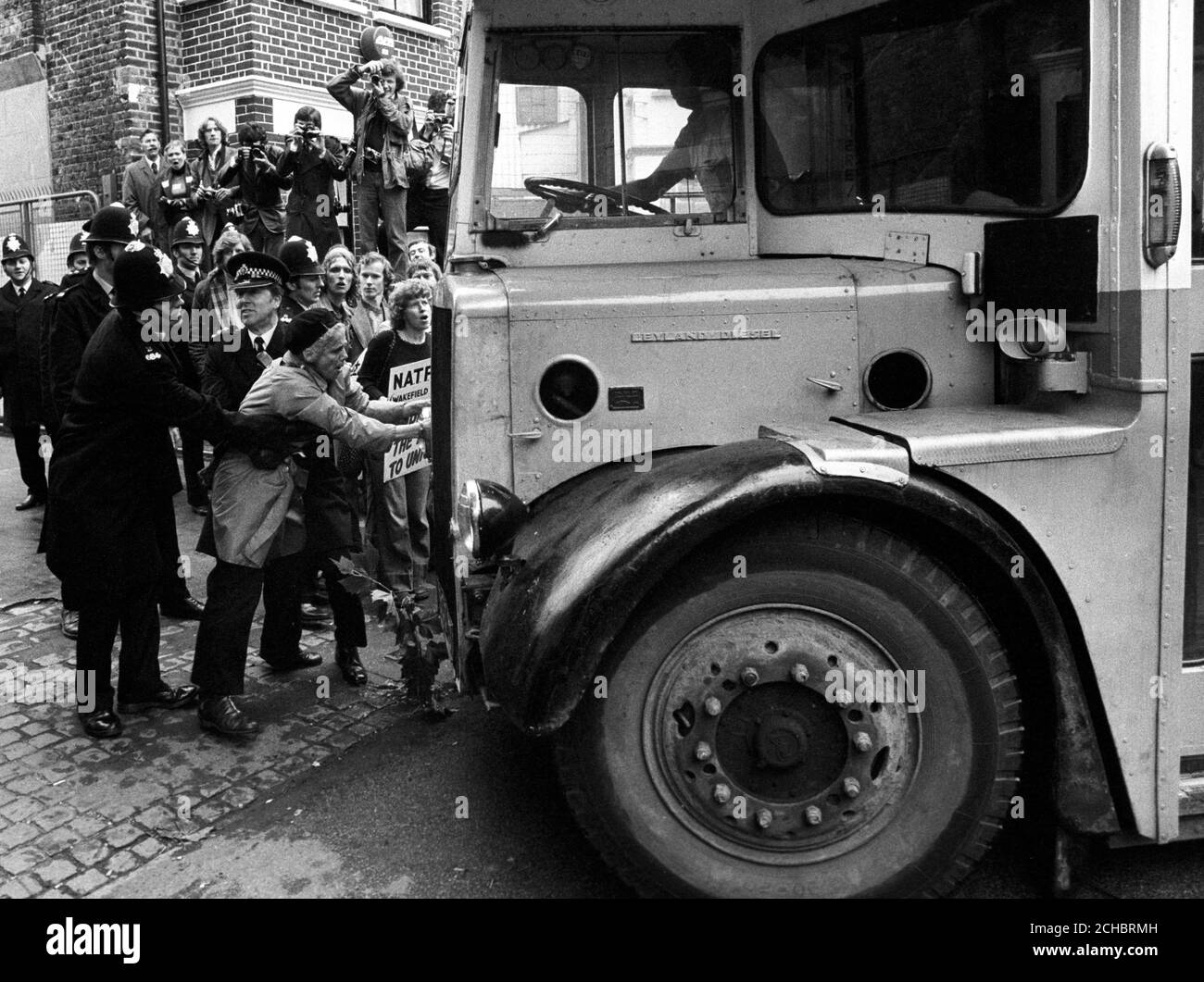 Fischer bus -Fotos und -Bildmaterial in hoher Auflösung – Alamy