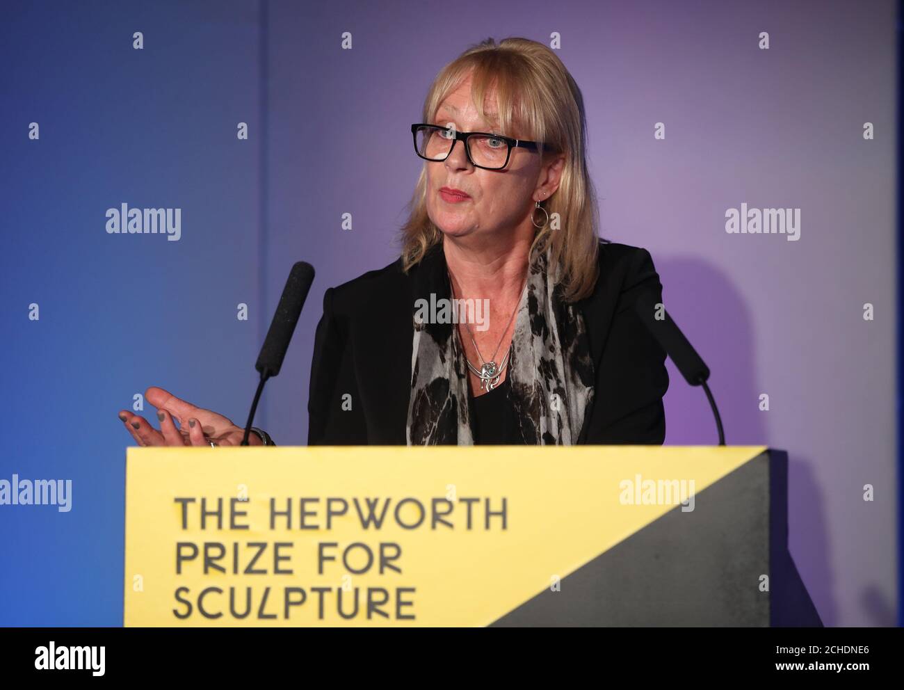 Louisa buck -Fotos und -Bildmaterial in hoher Auflösung – Alamy