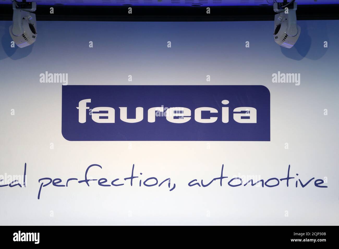 Faurecia logo -Fotos und -Bildmaterial in hoher Auflösung – Alamy