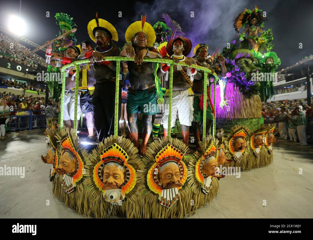 Xingu indianer -Fotos und -Bildmaterial in hoher Auflösung – Alamy