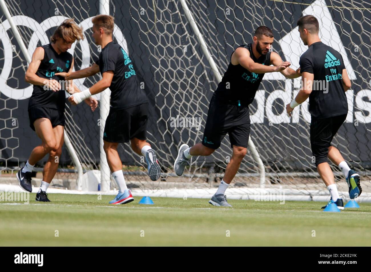L r luka modric karim benzema -Fotos und -Bildmaterial in hoher ...