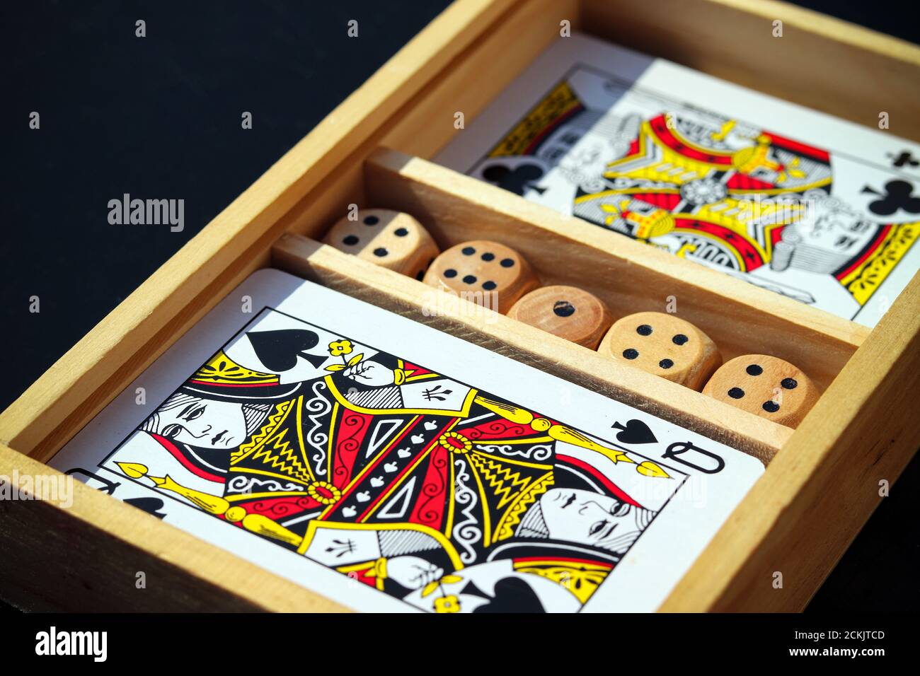 Spiel, spielkarte, vereine königin -Fotos und -Bildmaterial in hoher ...