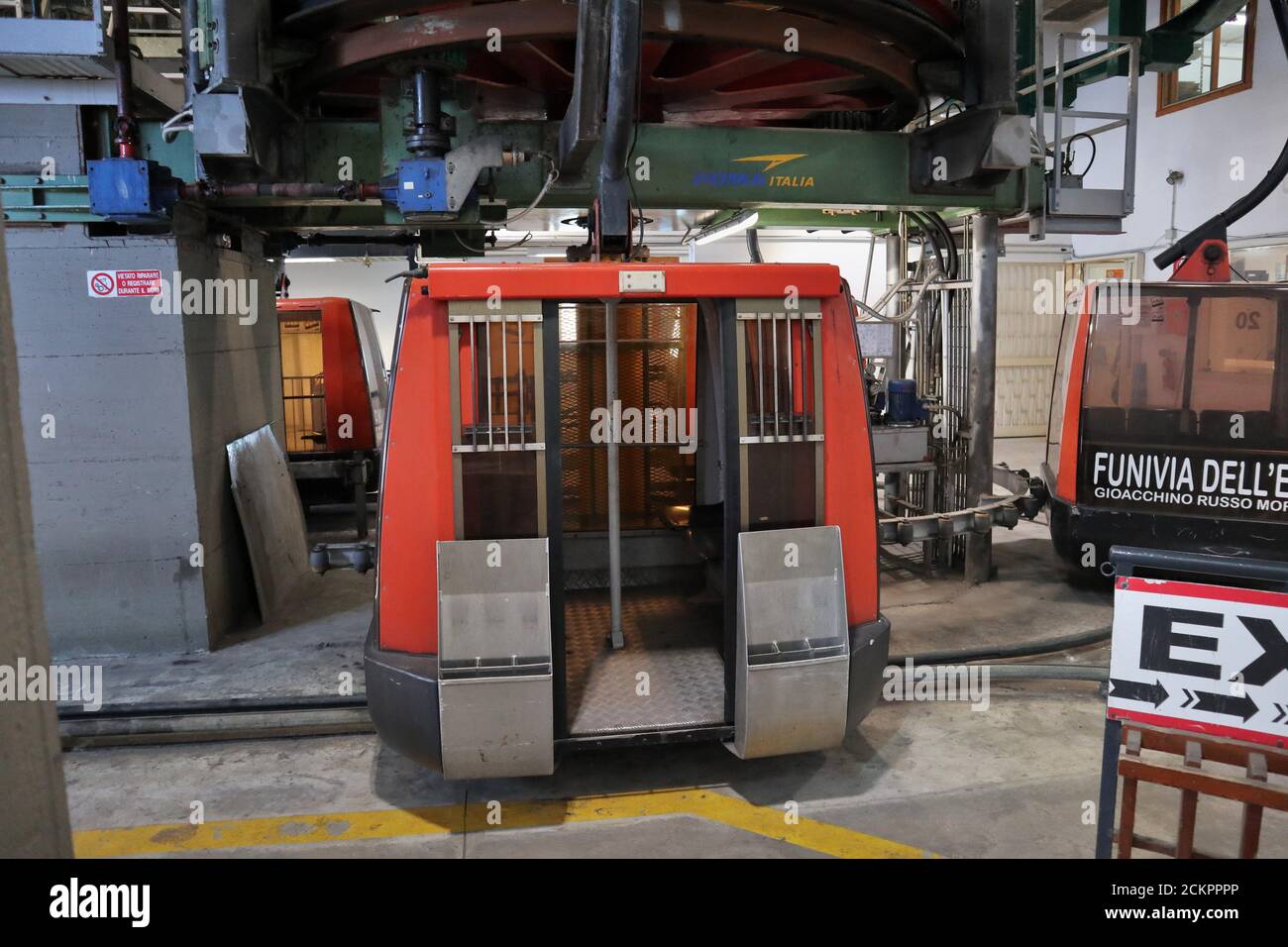 Cabina della funivia -Fotos und -Bildmaterial in hoher Auflösung – Alamy