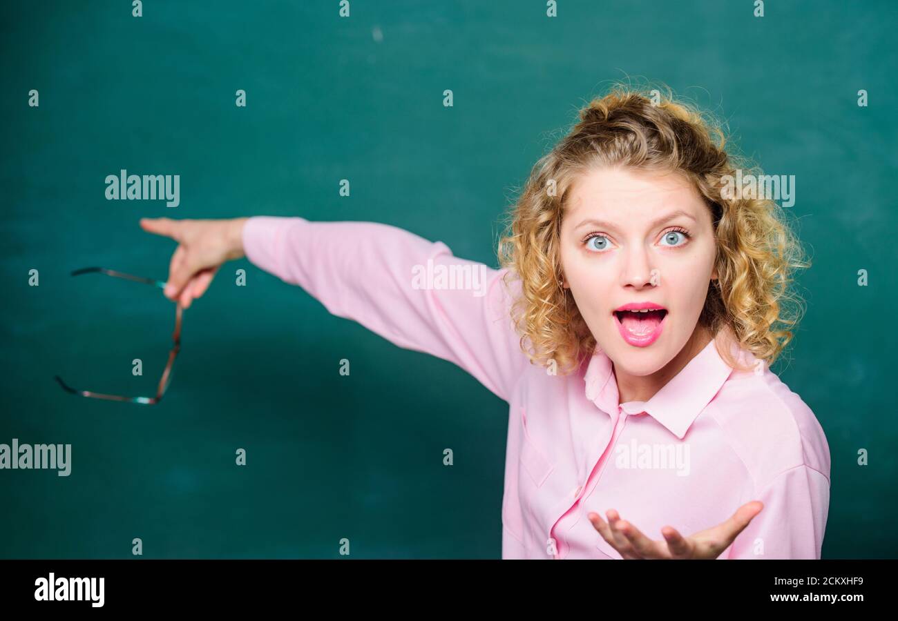 Schulregeln. Schuldirektor stressig empört Ausdruck. Konzept des ...