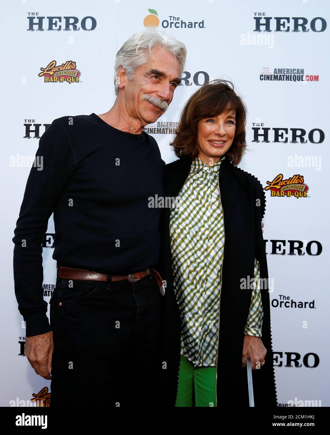 Das Darstellermitglied Sam Elliott posiert mit der Schauspielerin Anne ...