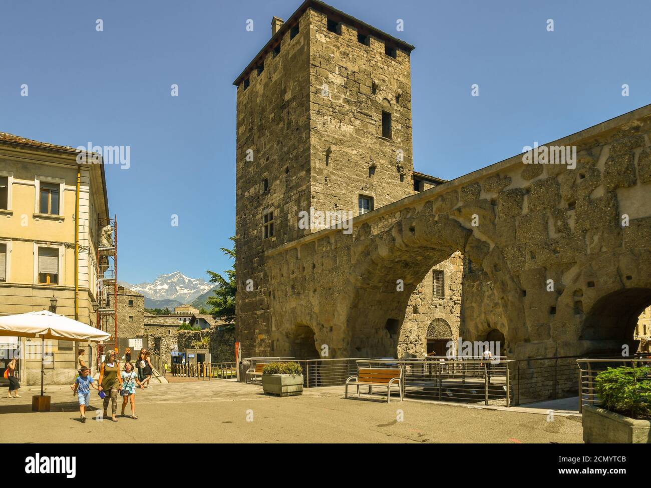 Augusta praetoria salassorum -Fotos und -Bildmaterial in hoher ...