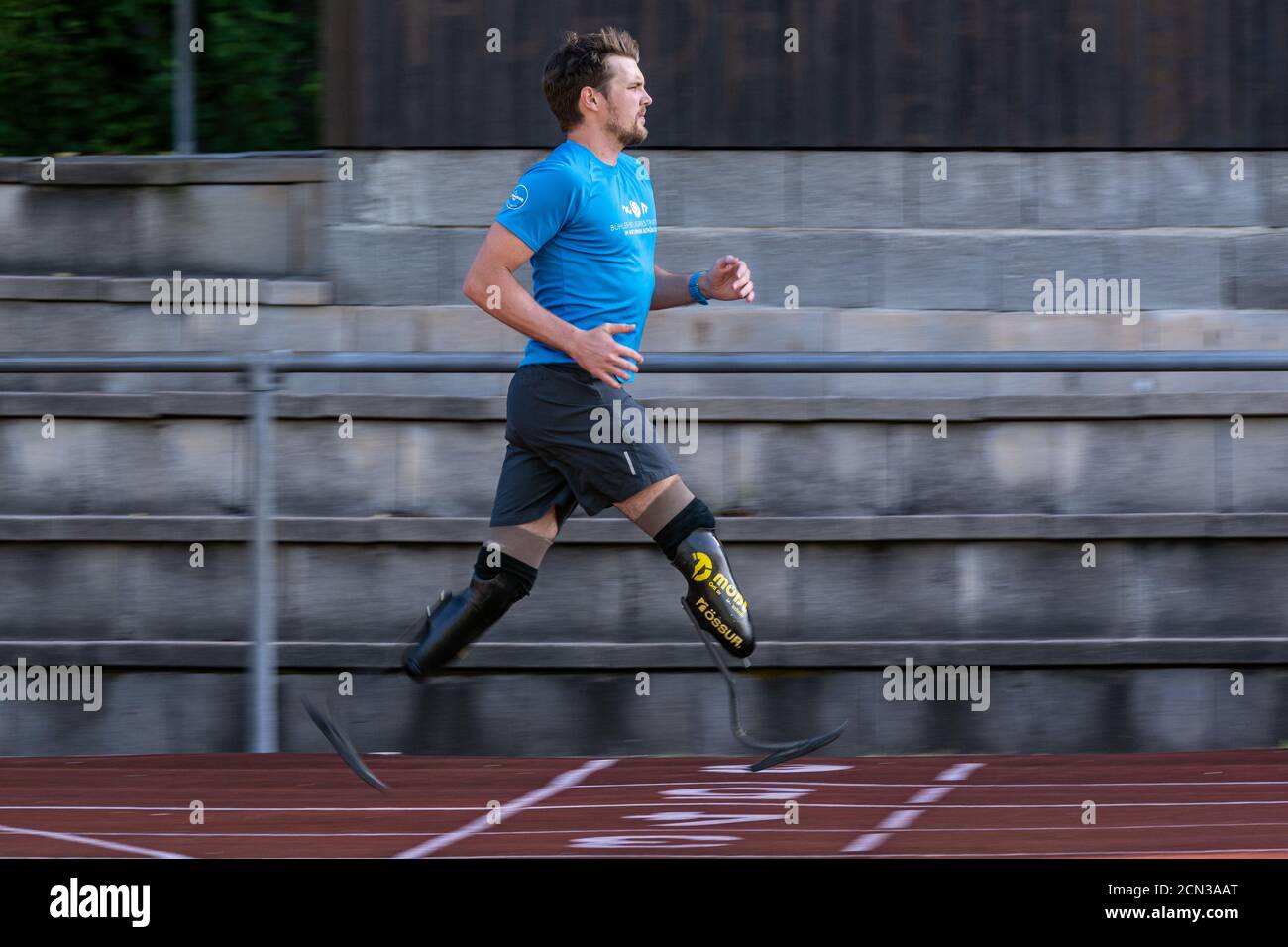 Legs amputated -Fotos und -Bildmaterial in hoher Auflösung – Alamy