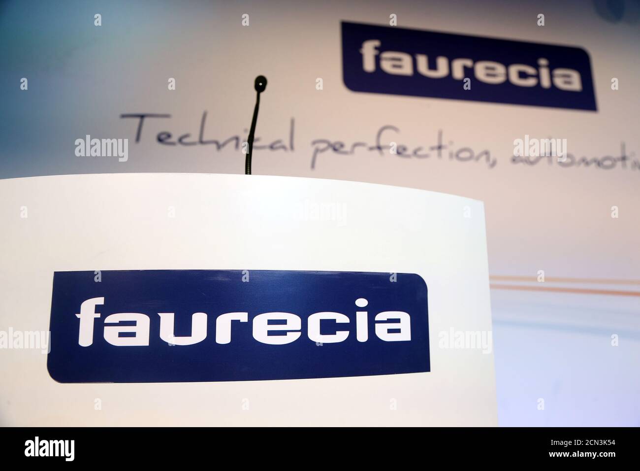 Faurecia logo -Fotos und -Bildmaterial in hoher Auflösung – Alamy