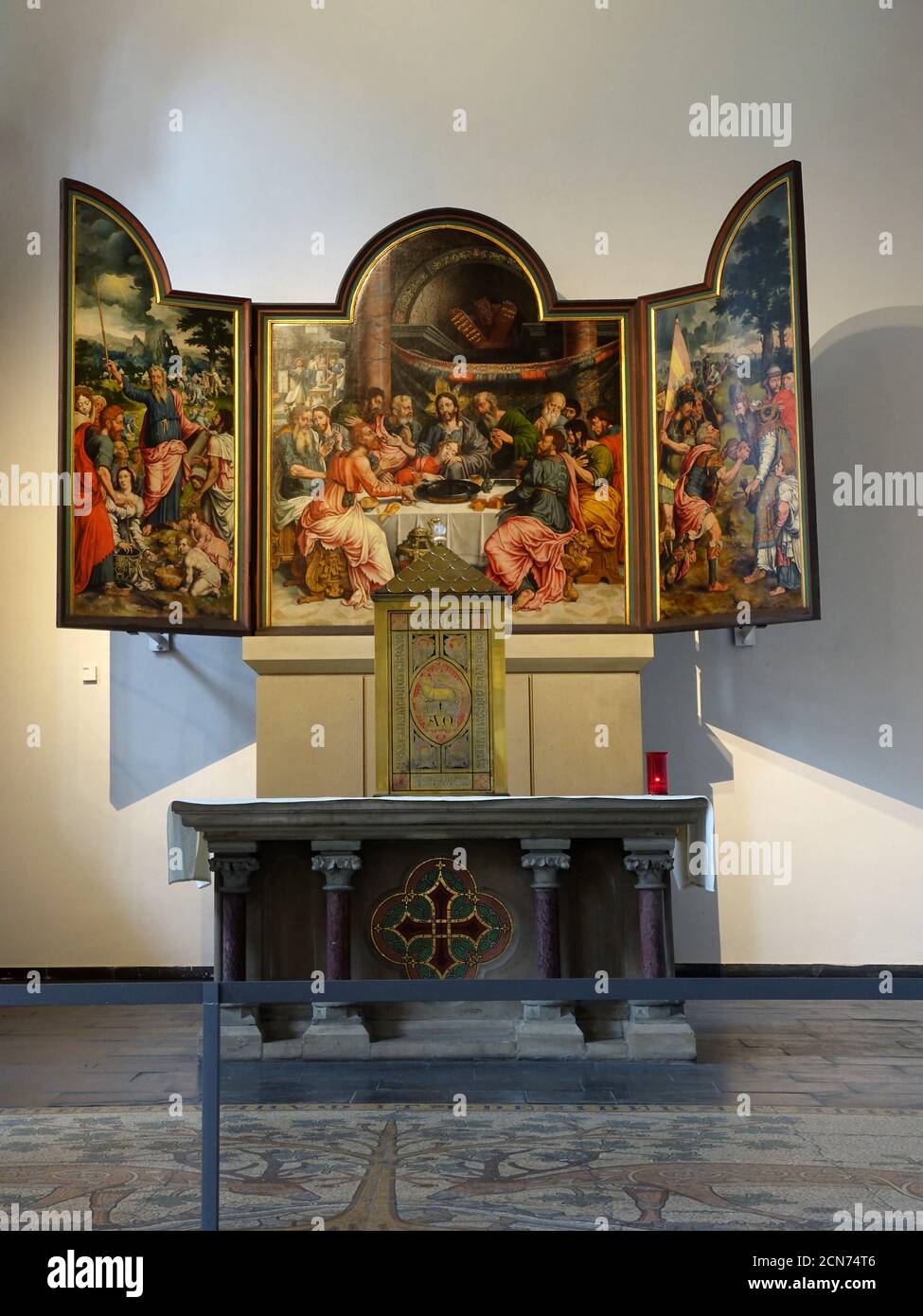 Triptychon reisealtar -Fotos und -Bildmaterial in hoher Auflösung – Alamy