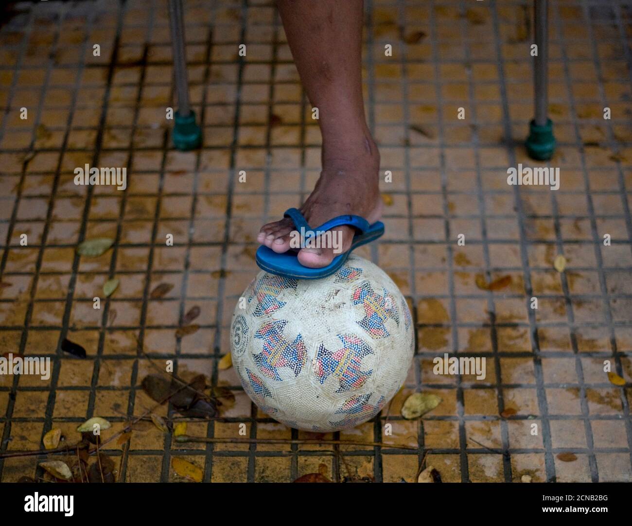 Polio victim -Fotos und -Bildmaterial in hoher Auflösung – Alamy Polio victim -Fotos und -Bildmaterial in hoher Auflösung – Alamy
