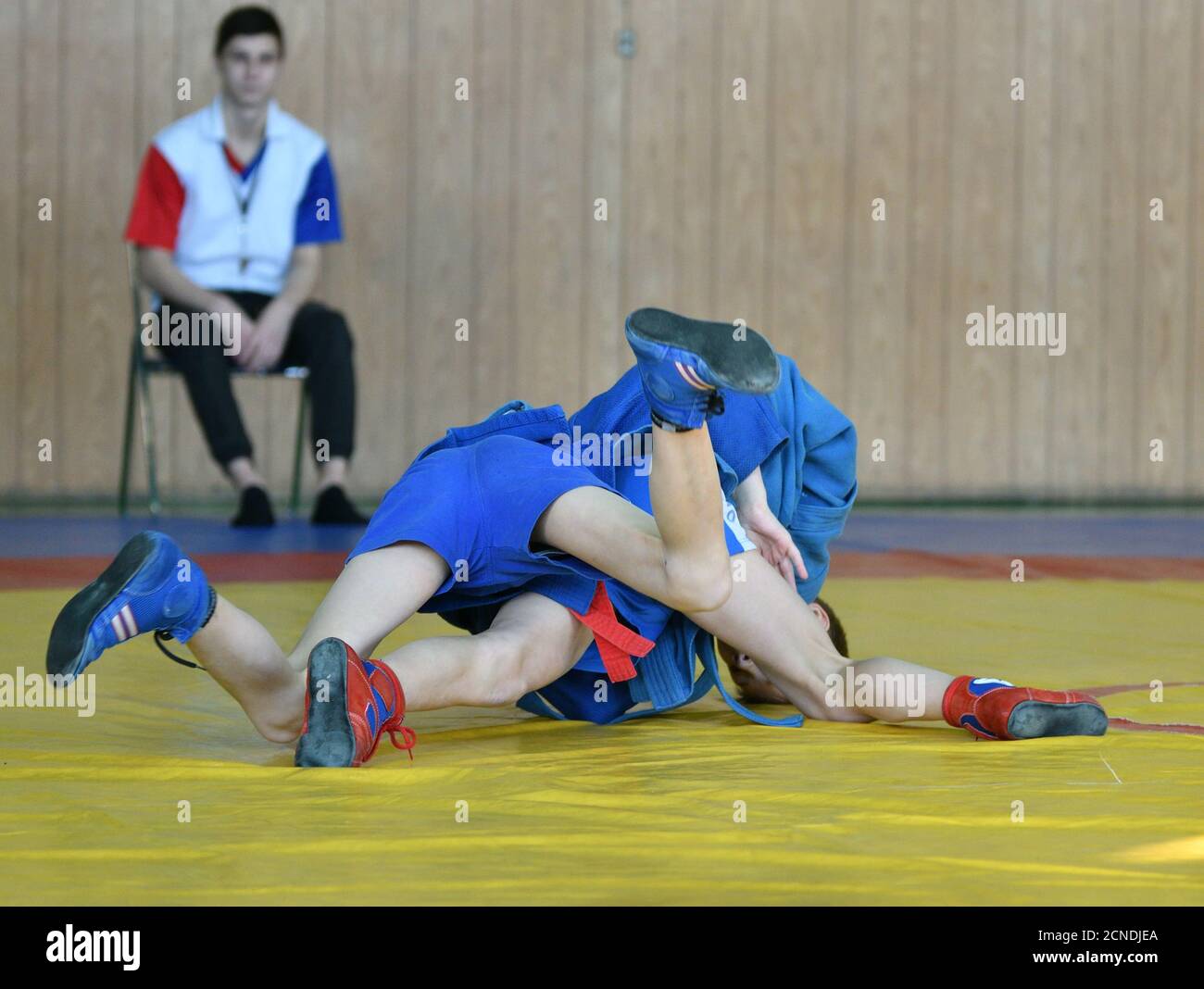 Orenburg, Russland - 23. Februar 2019: Boys Wettbewerbe Selbstverteidigung ohne Waffen auf der ...