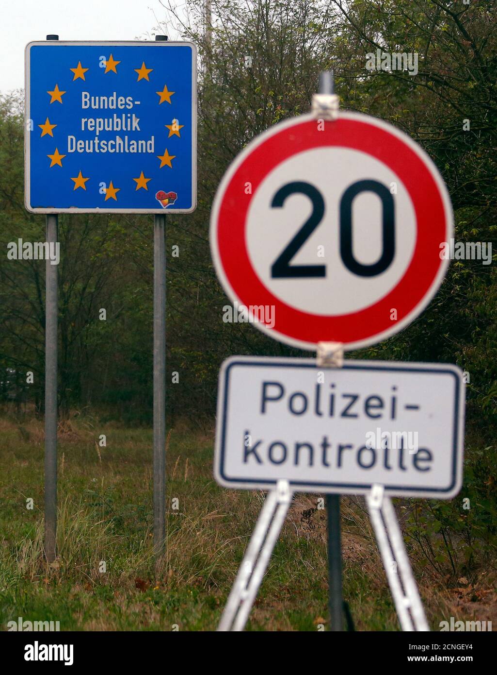 German border sign -Fotos und -Bildmaterial in hoher Auflösung – Alamy