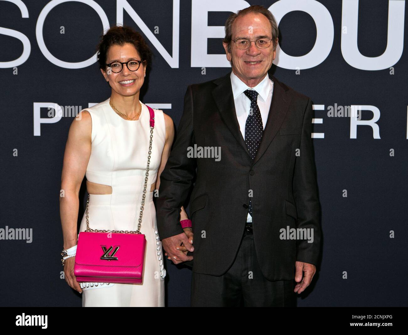 Dawn Laurel Jones And Tommy Lee Jones Stockfotos und -bilder Kaufen - Alamy