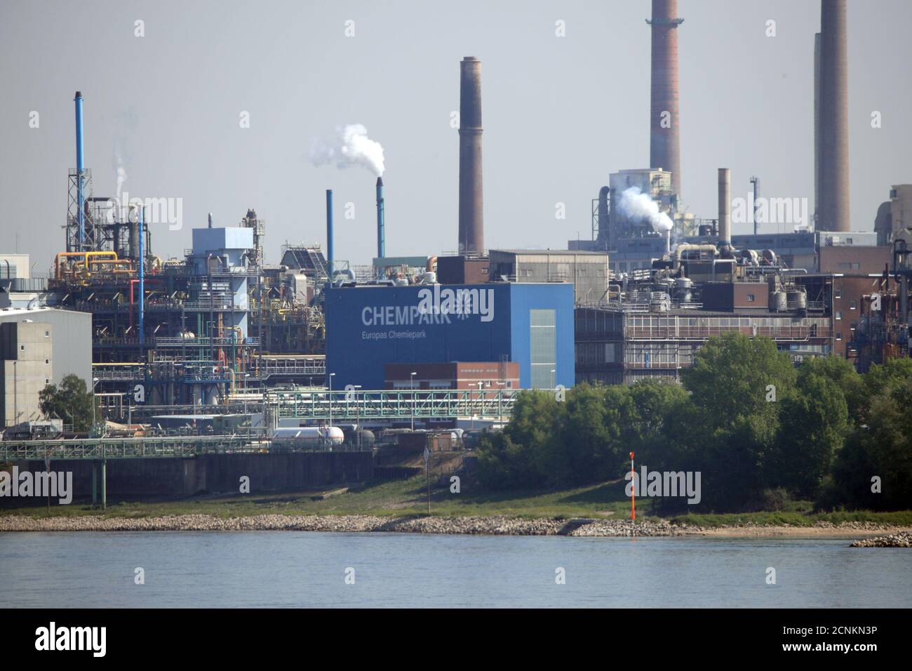 Chempark Leverkusen Im Rhein Stockfotos und -bilder Kaufen - Alamy