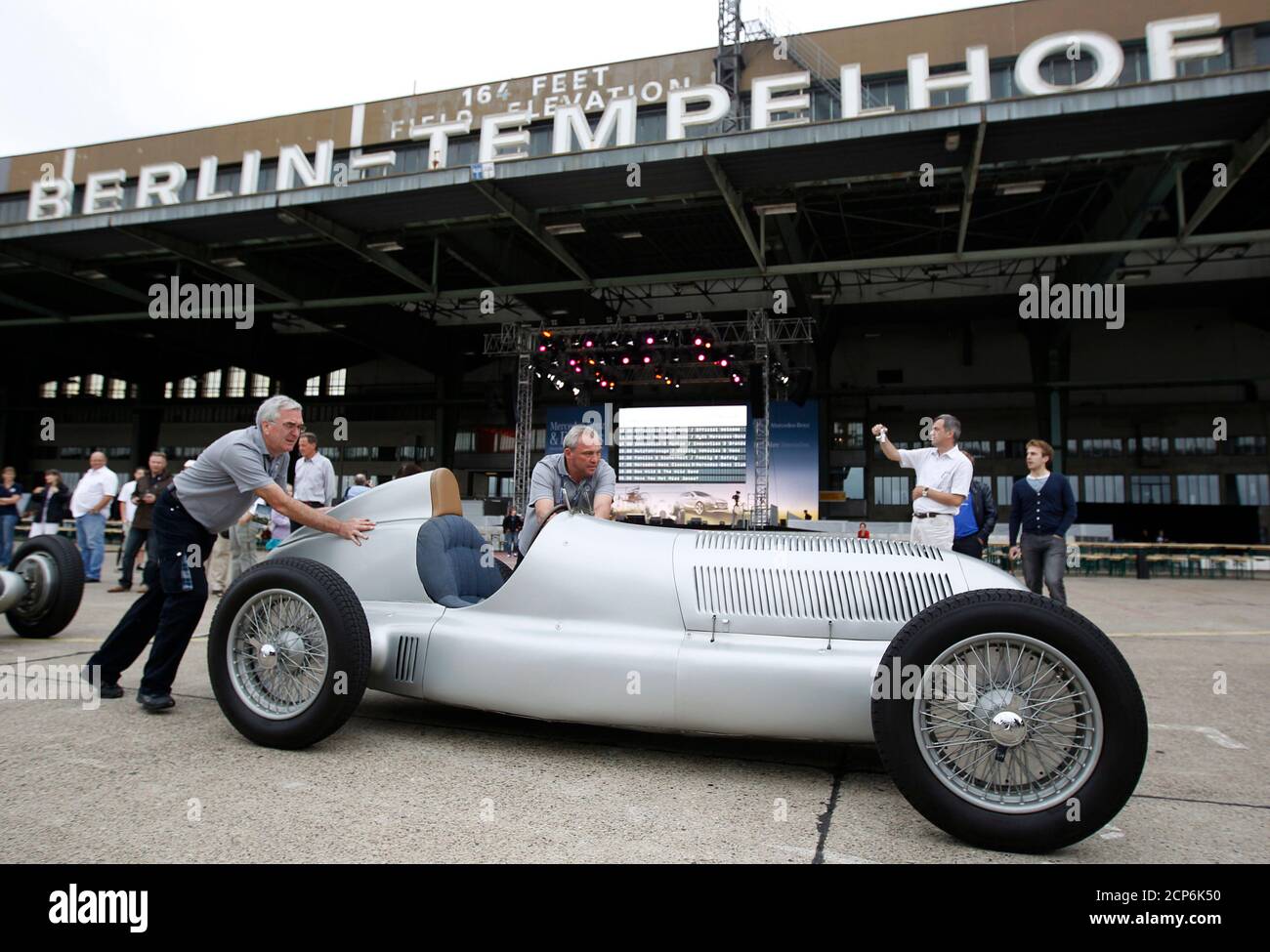 Berlin germany car show mercedes benz -Fotos und -Bildmaterial in hoher ...