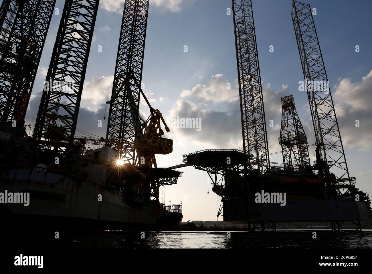 Palumbo werft -Fotos und -Bildmaterial in hoher Auflösung – Alamy