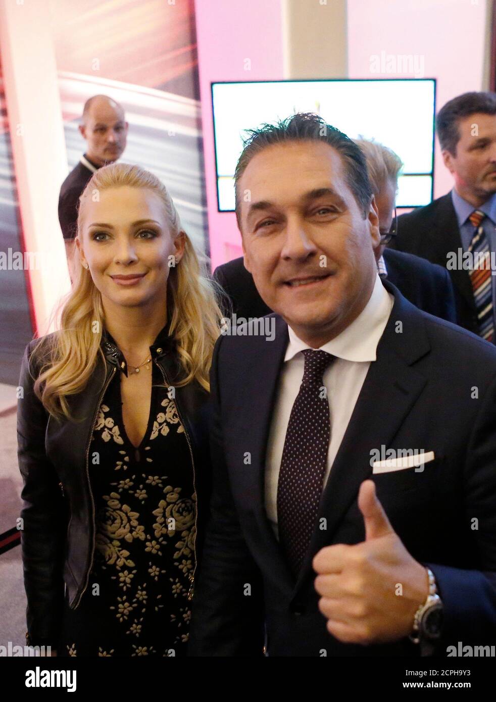 Frau peter beck -Fotos und -Bildmaterial in hoher Auflösung – Alamy