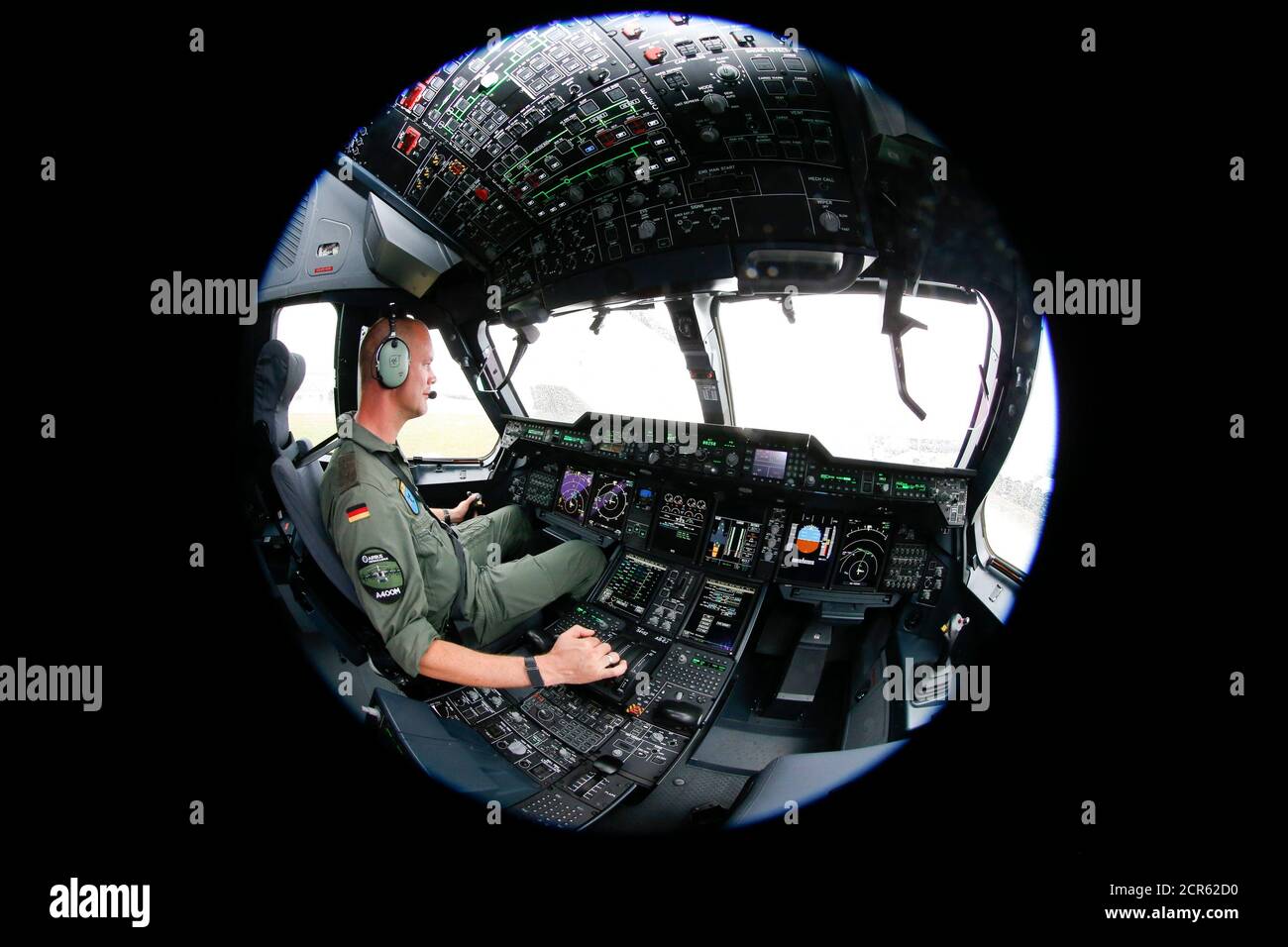 Airbus A400m Cockpit Stockfotos und -bilder Kaufen - Alamy