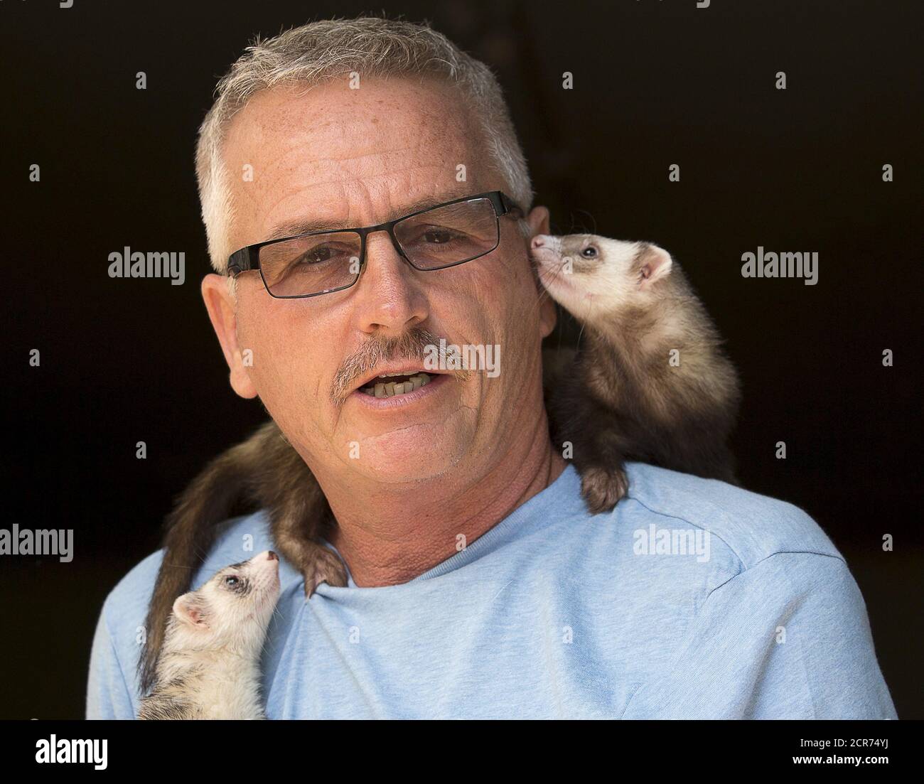 Mit unterschriften -Fotos und -Bildmaterial in hoher Auflösung – Alamy