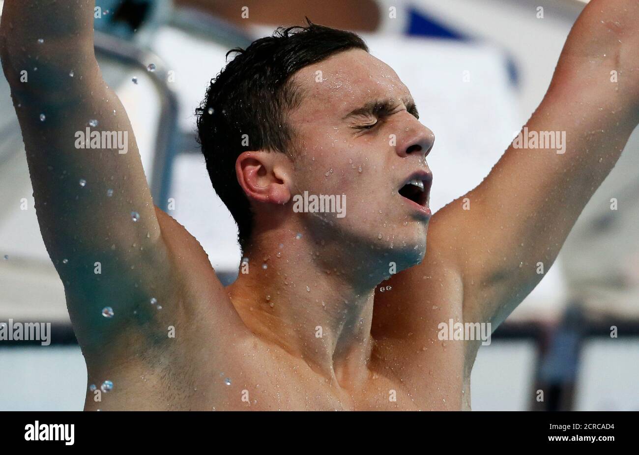 Erster platzierter James Guy of Britain feiert nach dem 200 m Freestyle ...