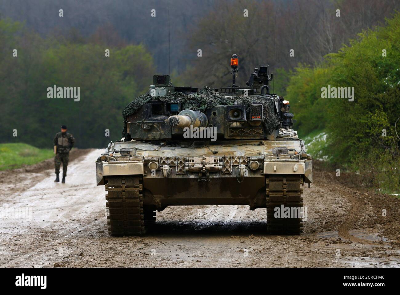 Tank simulation -Fotos und -Bildmaterial in hoher Auflösung – Alamy