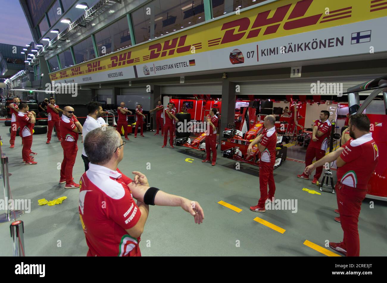 Ferrari Formula 1 Pit Crew Stockfotos und -bilder Kaufen - Alamy