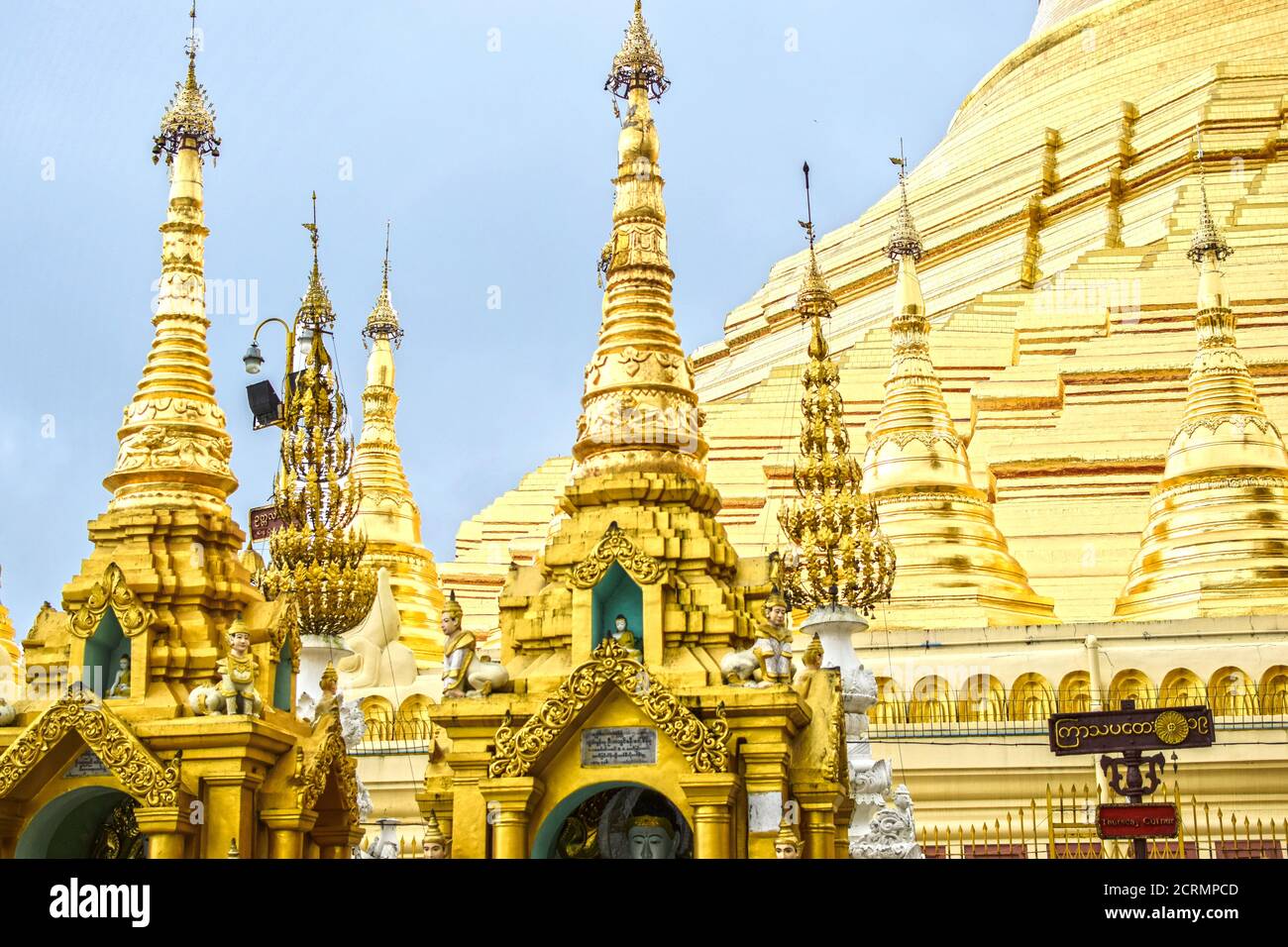 Myanmar tourguide -Fotos und -Bildmaterial in hoher Auflösung – Alamy