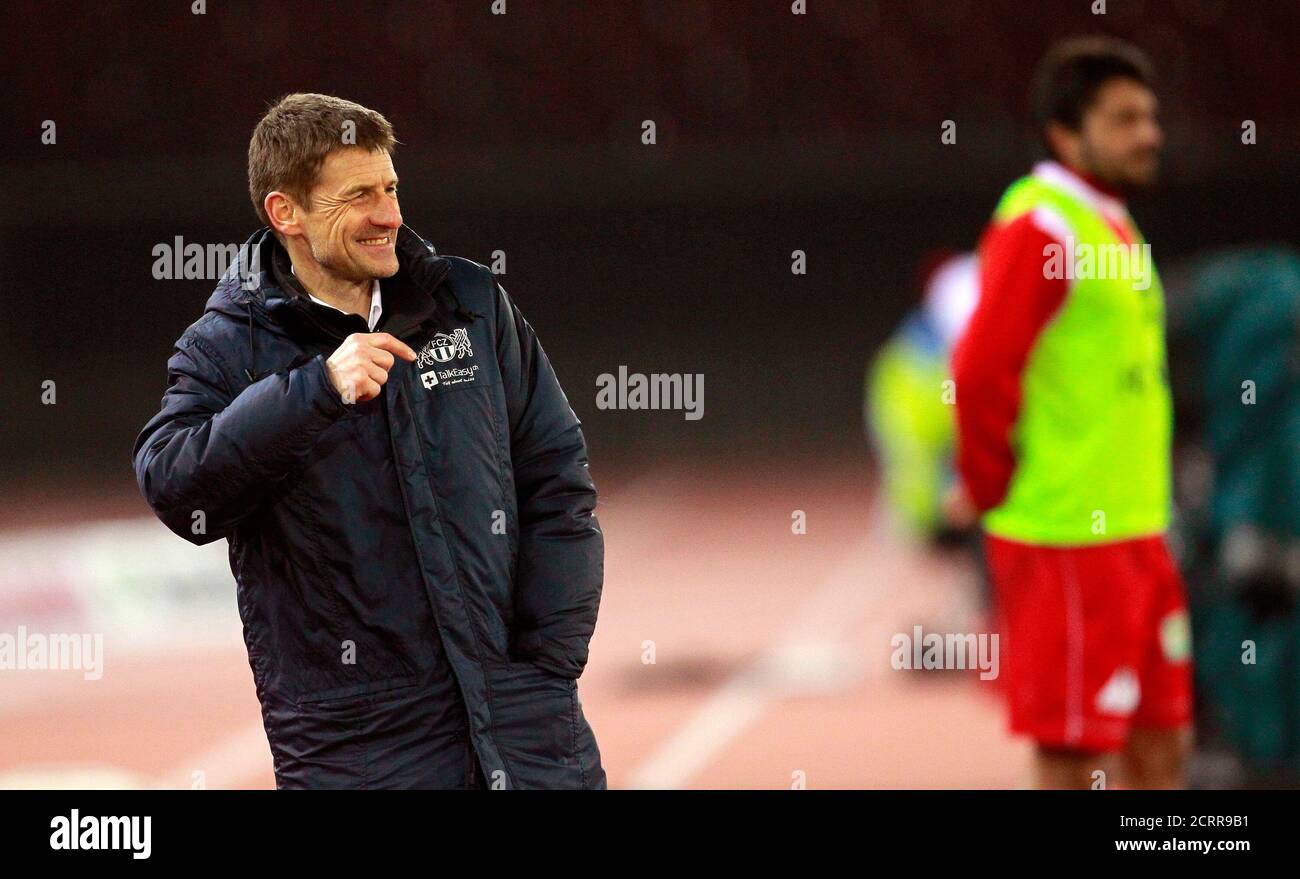 Der FC Zürich (FCZ)-Trainer Urs Meier reagiert beim Schweizer Superliga ...