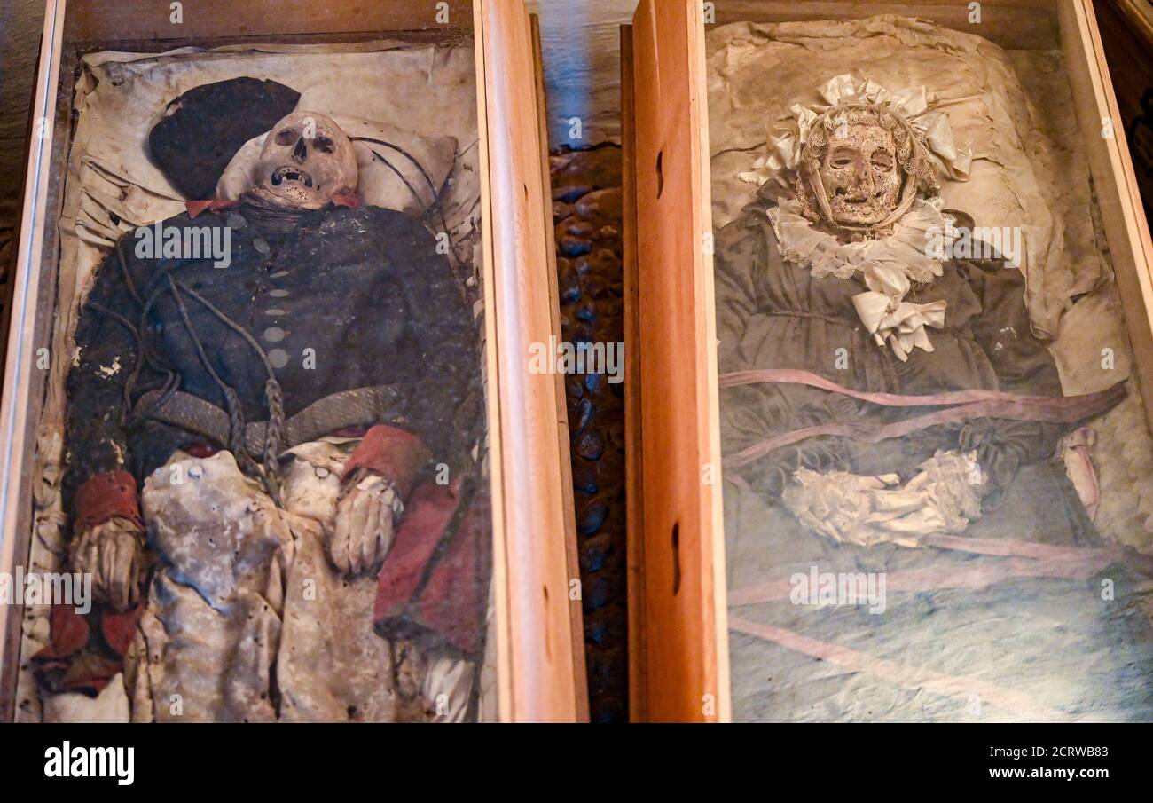 Mummies crypt -Fotos und -Bildmaterial in hoher Auflösung – Alamy