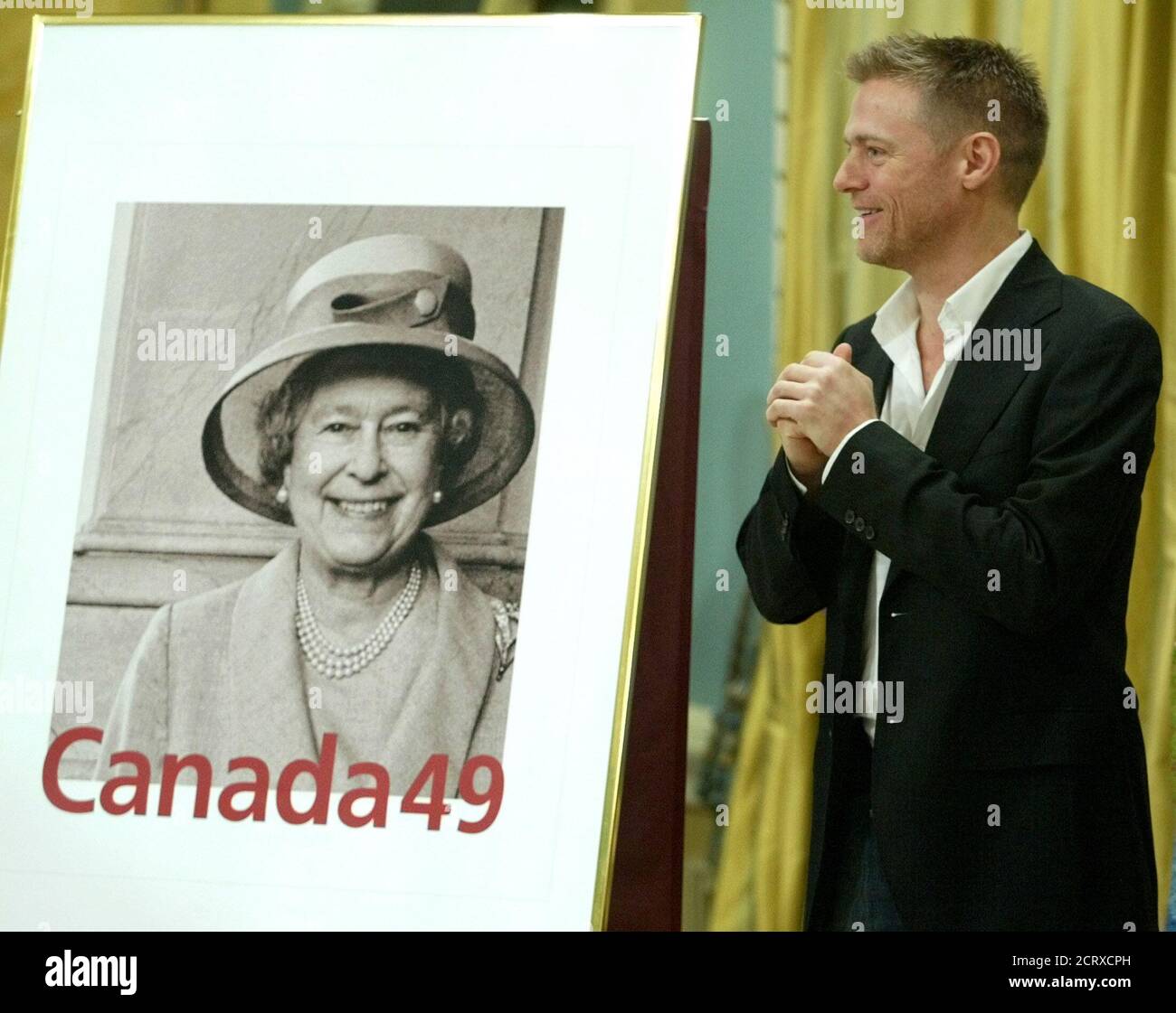 Bryan adams queen elizabeth -Fotos und -Bildmaterial in hoher Auflösung ...